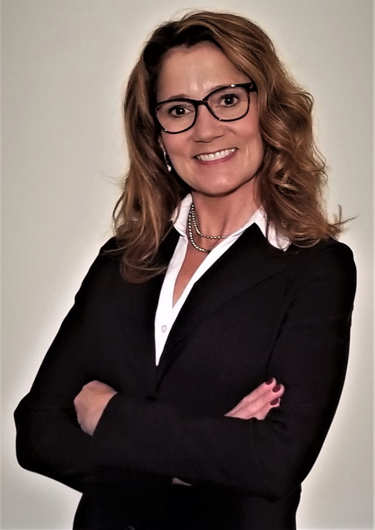 Amy Guyer, REAL ESTATE AGENT